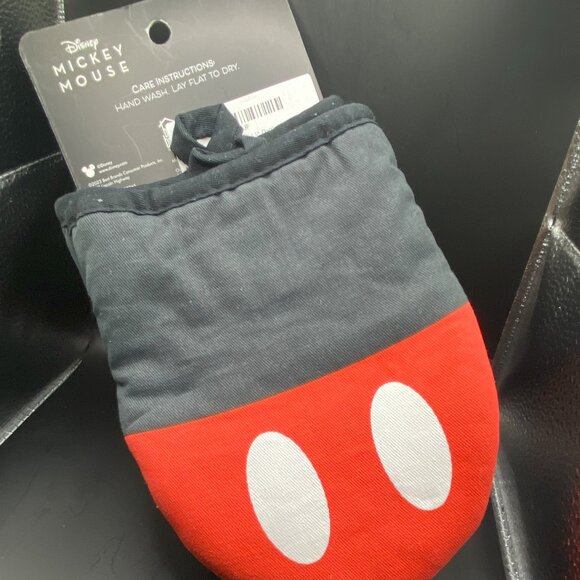 Disney | Kitchen | Mickey Mouse 2 Pack Mini Mitts Blackred | Poshmark